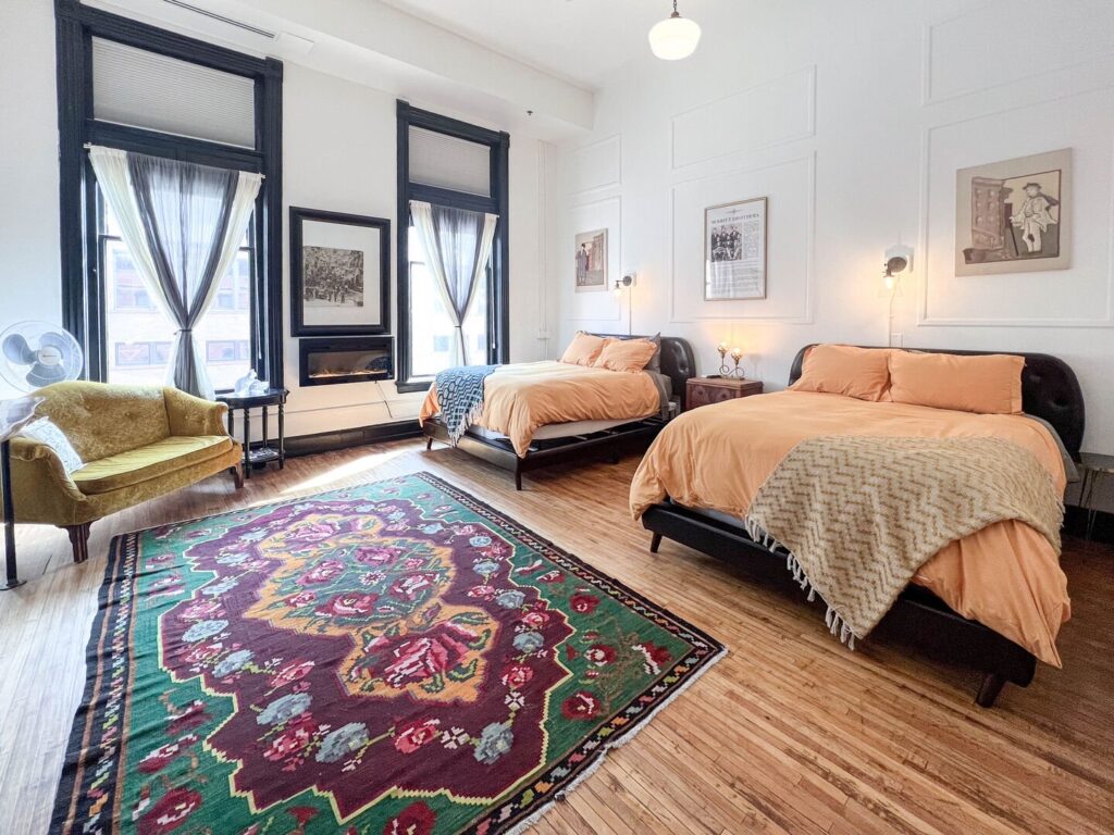 Oliver Inn - Boutique Collection by Heirloom